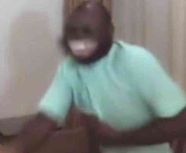 Twe twe twe! With that your hard Bum Bum? - MirrorLog.com