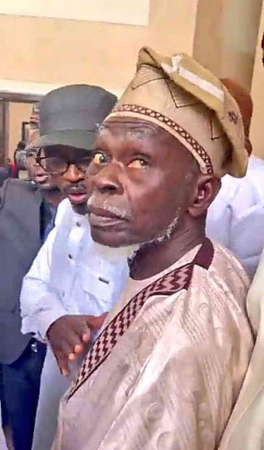 So, you are disappointed in me. Pls when did I appoint you in the first place? 🤷🏽‍♂️😒 ...