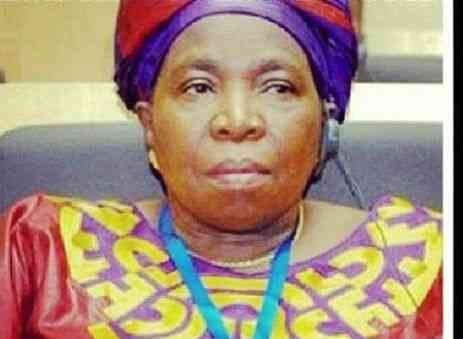 Me:Where should I put it... Mom: put it on my head..🤦💔😹 - MirrorLog.com