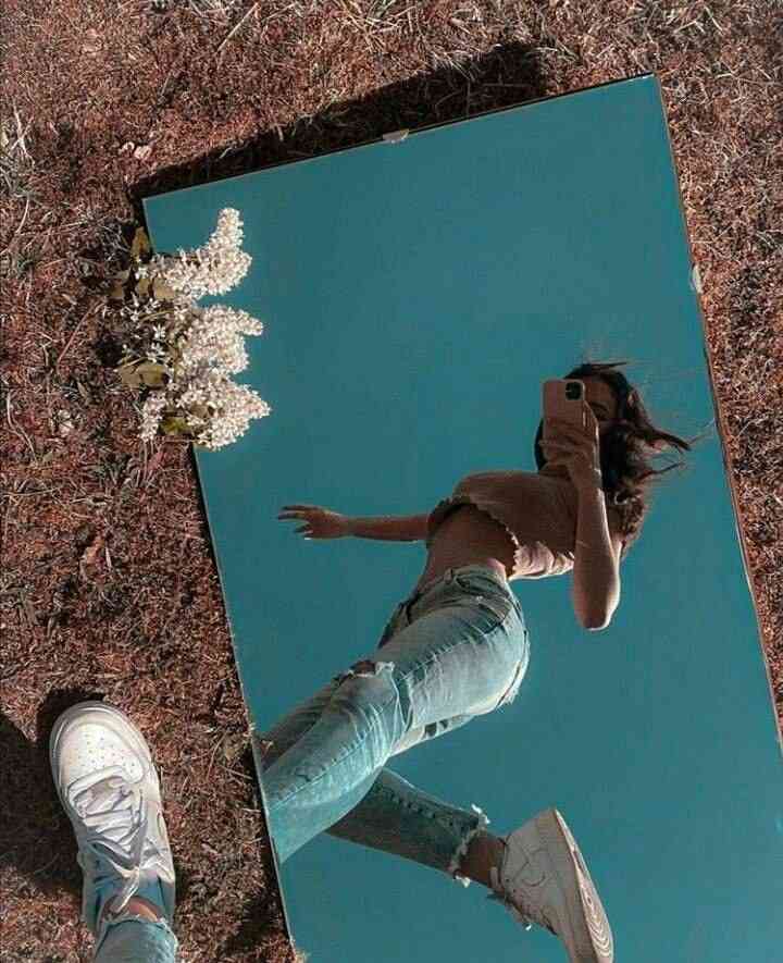 Pose - MirrorLog.com