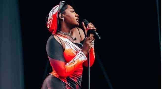 Tems Makes a Stunning Comeback with “Me & U” - MirrorLog.com