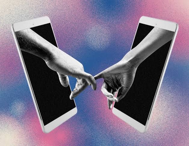 How to use texts to maintain busy or long-distance relationship or friendships - MirrorLog.com